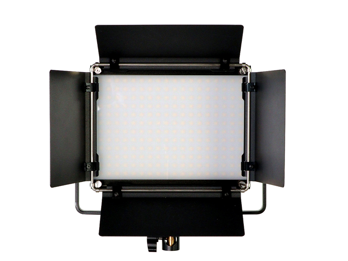 Phottix、リモコン操作対応のフルカラーLEDライト - デジカメ Watch